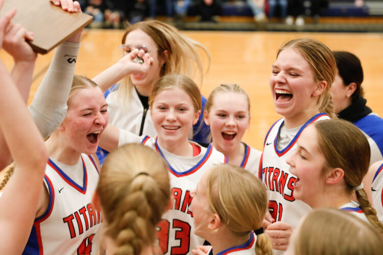 TGU takes district crown | News, Sports, Jobs - Minot Daily News
